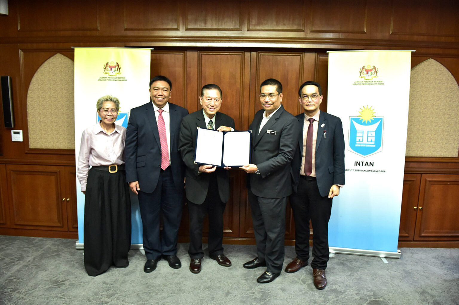 APEL.Q for Civil Servants: HELP University and INTAN Join Forces to Advance Lifelong Learning ...